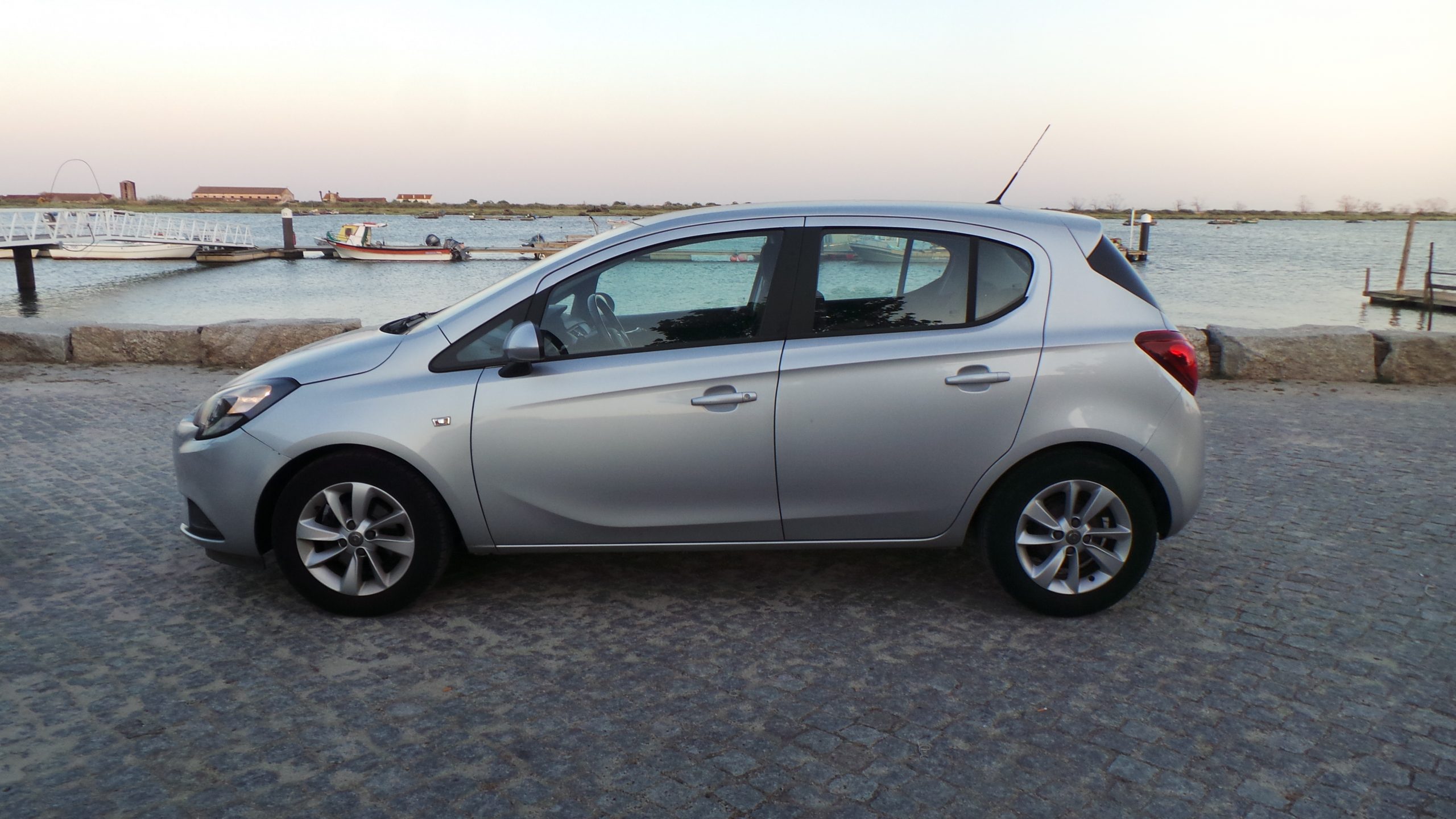 Opel Corsa Enjoy 1.2 Ecotec 70Cv – gcars.pt – Veículos Usados e Seminovos