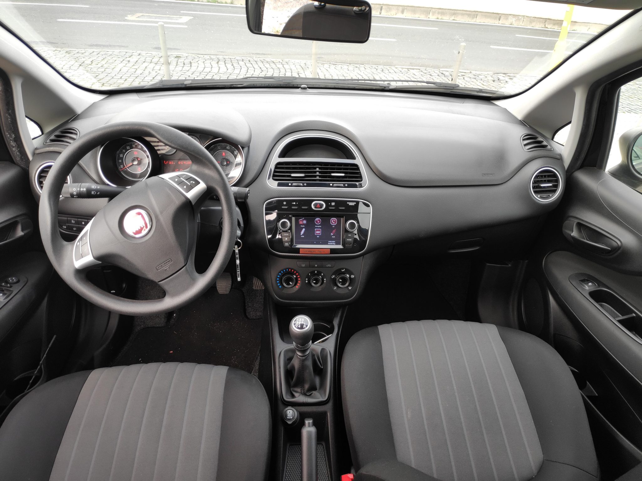 Fiat Punto Easy 1.2 Multijet 70Cv – gcars.pt – Veículos Usados e Seminovos